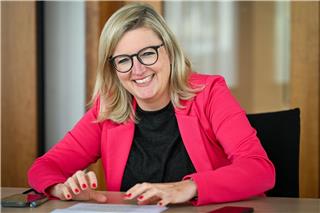 CSU-Ministerin bremst Dialekt und vermisst bayerische Brezn