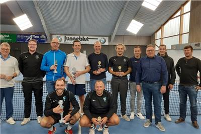 Dennis Seeger holt sich die RSV-Tenniskrone
