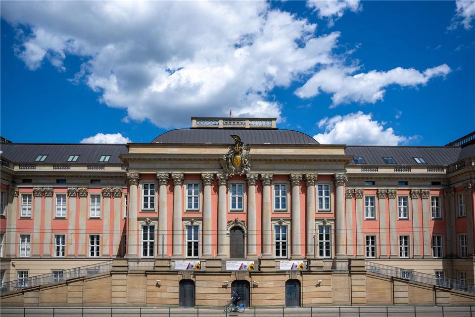 Landtag: Experte kritisiert Corona-Politik scharf