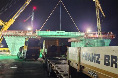 B67: Nächtliche Arbeiten an neuer Brücke im Letter Bruch