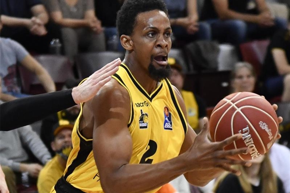 Würzburg komplettiert Kader mit Cliff Hammonds