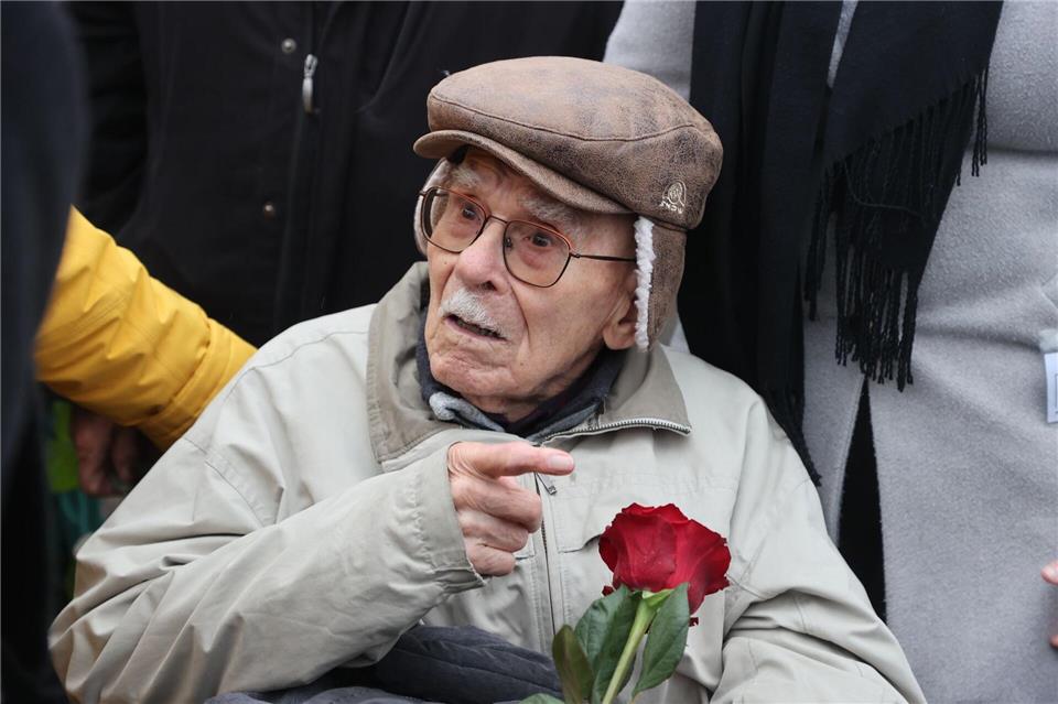 Trauer um Buchenwald-Überlebenden Raymond Renaud